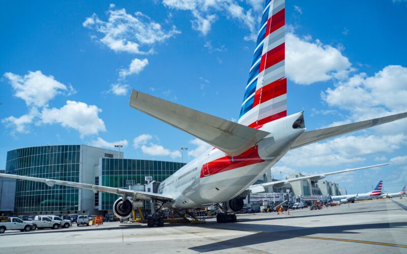 American Airlines Removes Gate Bag Sizers to Speed Up Boarding ...