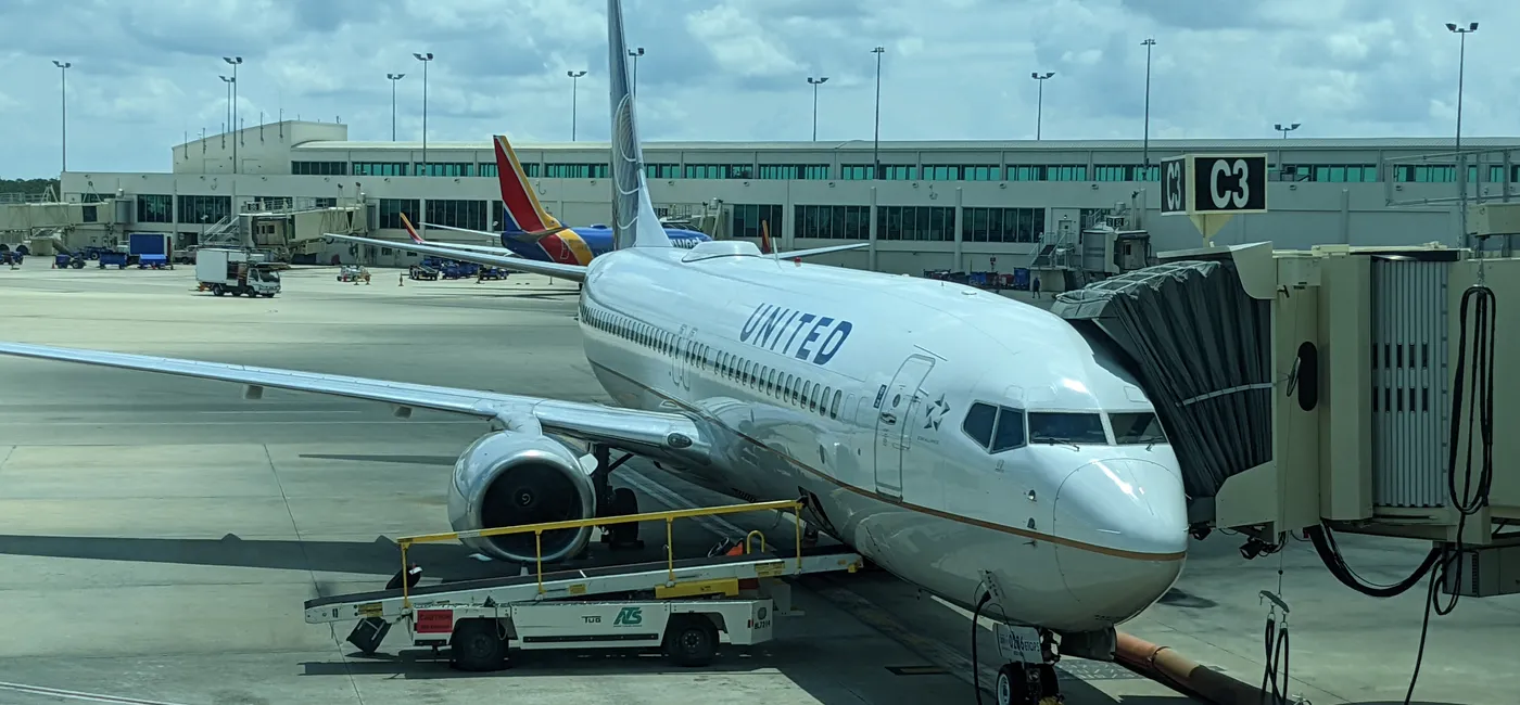 United Airlines Reaches Multi-Year Deal with Pilots Union - AirGuide ...