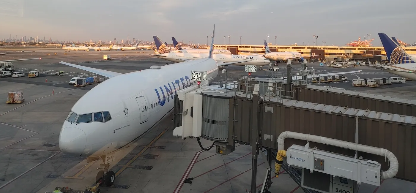 FAA Cuts 25% of Flights at Newark Airport Amid Controller Shortage and ...