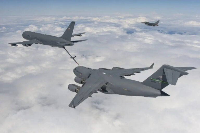 US Air Force Plans Single Next-Generation Airlifter to Replace C-17 and ...