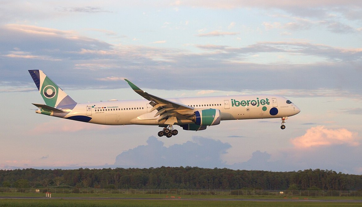 Iberojet to Test Boeing 737-8 on 9 Hour Long-Haul Flights to Punta Cana ...