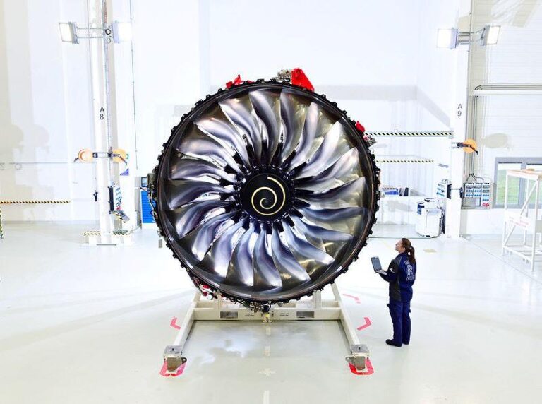 Rolls-Royce Wins Engine Orders for 142 Aircraft at Paris Air Show ...