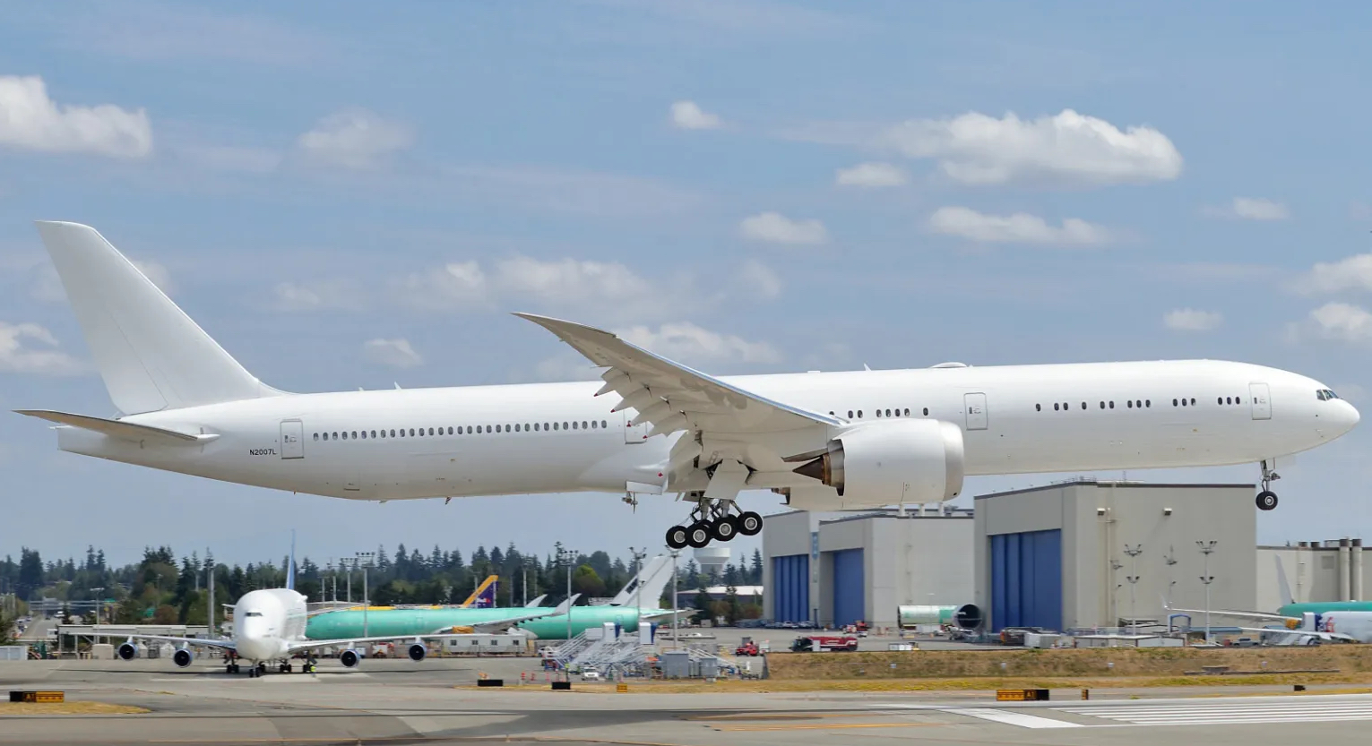 Singapore Airlines’ First Boeing 777-9 Takes Flight - AirGuide.info ...